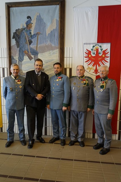 100 Jahre Kaiserschützen 1917, Gedenkfeier beim Schloss Martinsbühel in ...