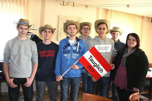 Nach der Musterung gemeinsames Essen mit Bürgermeisterin - Krems