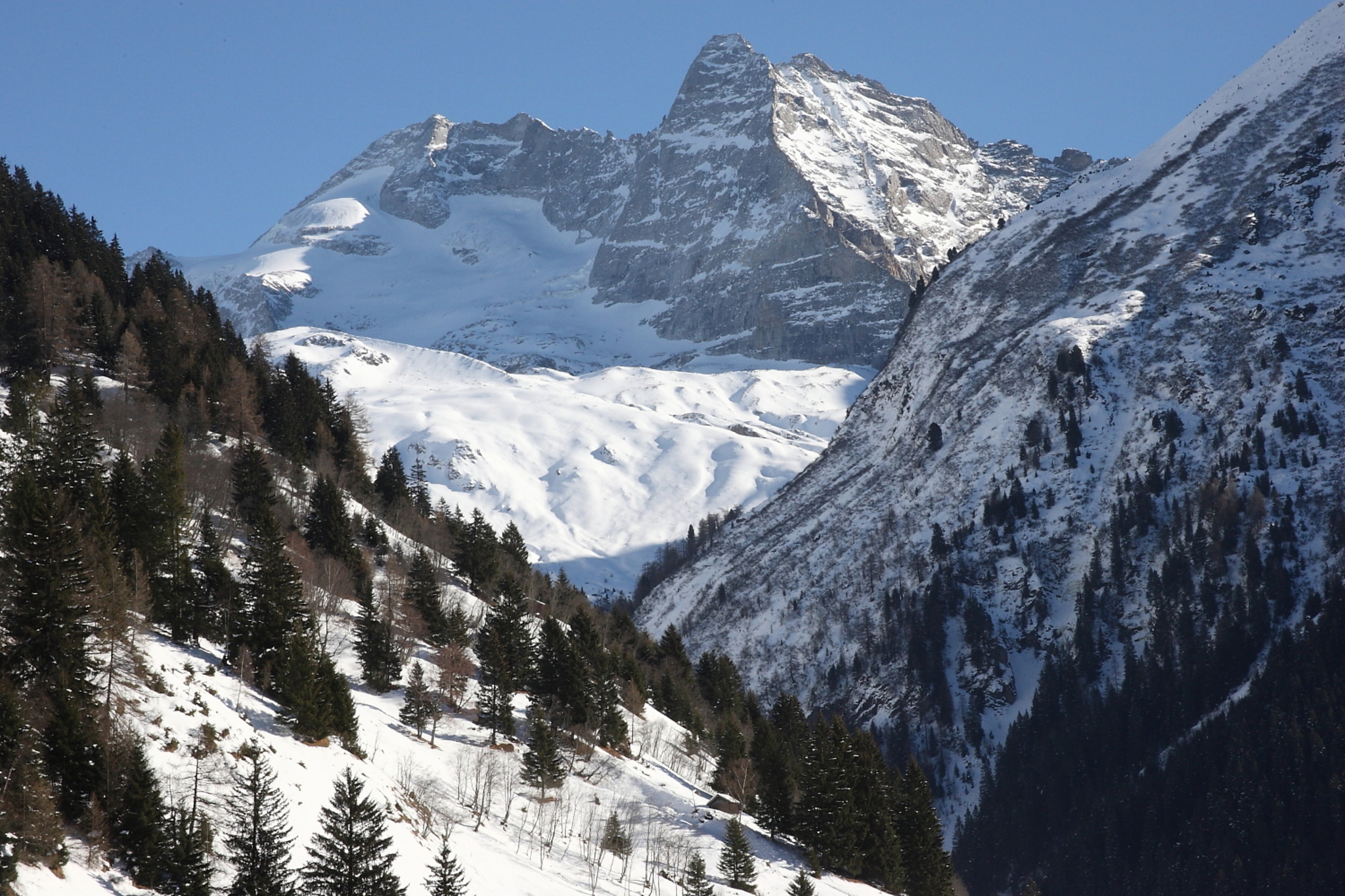 Das herrliche Valsertal mit seiner Bergwelt - Innsbruck