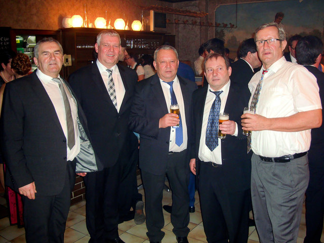 "Balltour" im Bezirk. - Neusiedl am See