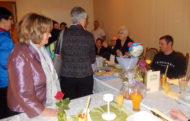 Semino Rossi gratulierte Fan Maria Ries telefonisch zum 90.Geburtstag ...