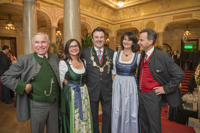 Der 117. Oberlandlerball im Grazer Congress: "G’sund!" im Takt der ...
