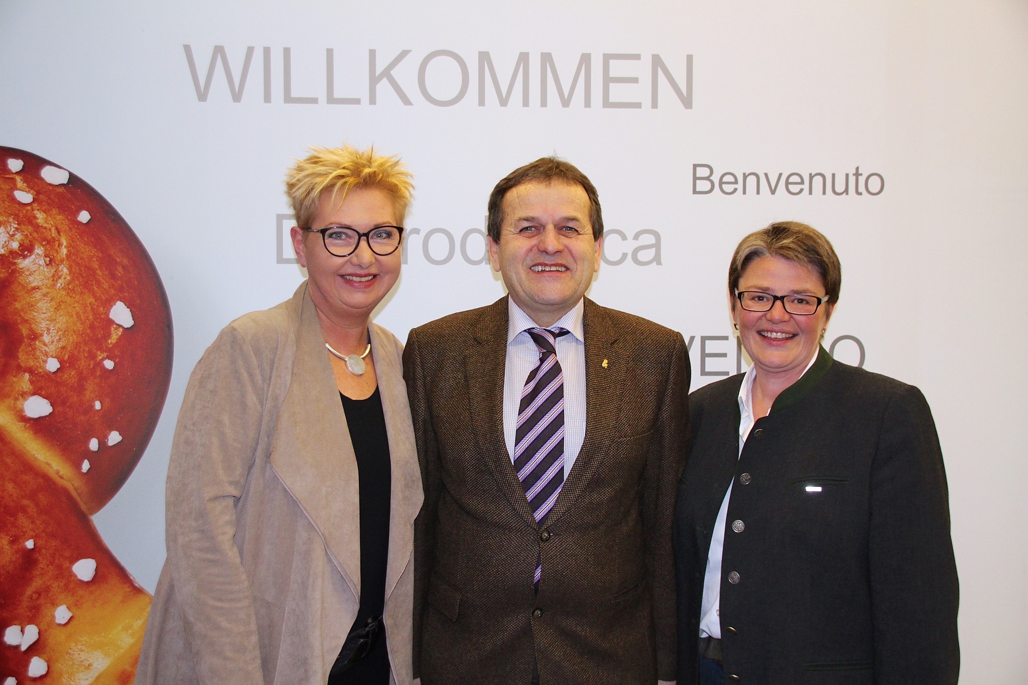 Frau in der Wirtschaft zu Gast bei Resch & Frisch - Wels & Wels Land