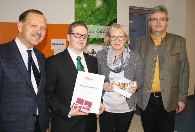 Berufsschule bildete 18 Bauproduktefachberater aus - Rohrbach