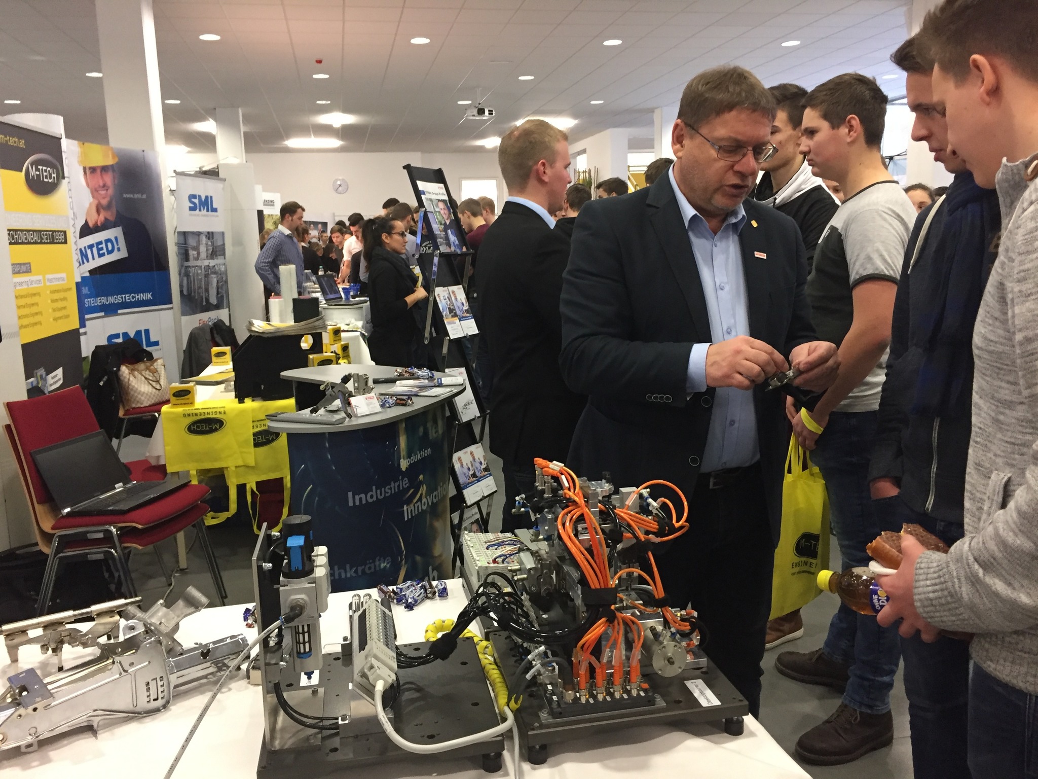 HTL Wels: „Tag der Wirtschaft“ macht Karriere(n) - Wels & Wels Land