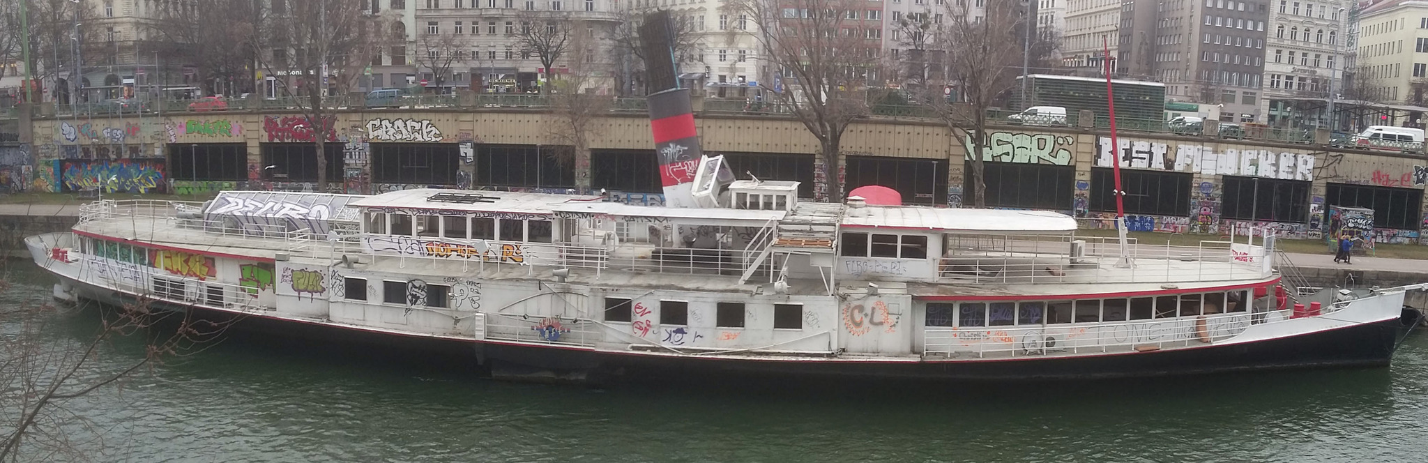 DDS Johann Strauss - ein "würdiger" Empfang am Schwedenplatz - Innere Stadt