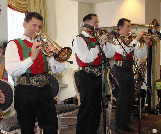 Franz Posch stellte gleich drei neue CDs im Reschenhof vor - Hall-Rum