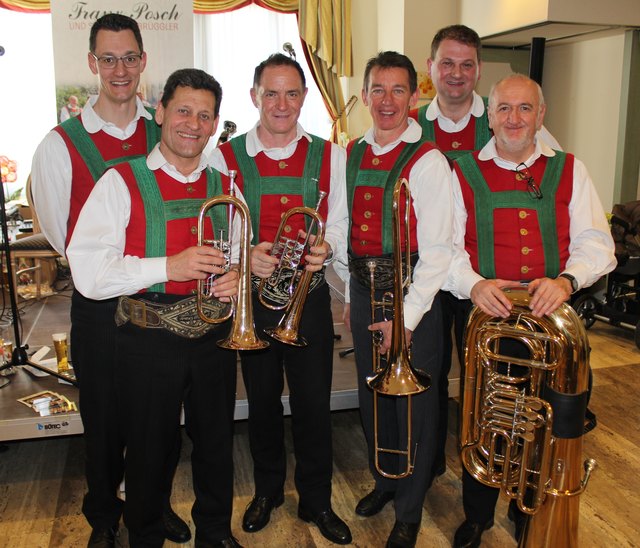 Franz Posch stellte gleich drei neue CDs im Reschenhof vor - Hall-Rum