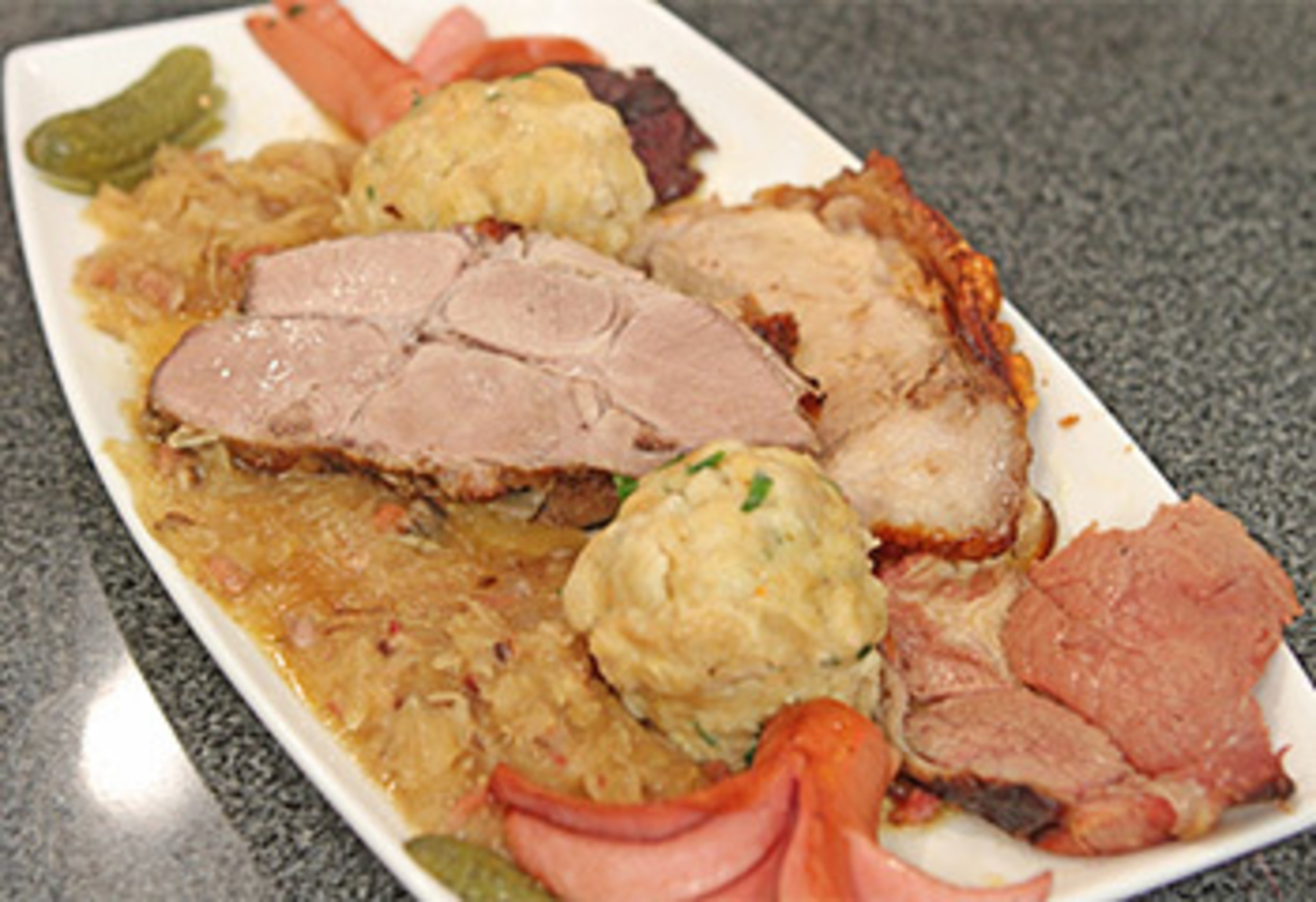 Bauernschmaus & Maischerl in der Trixnerstub`n zum Sutter - neben dem ...