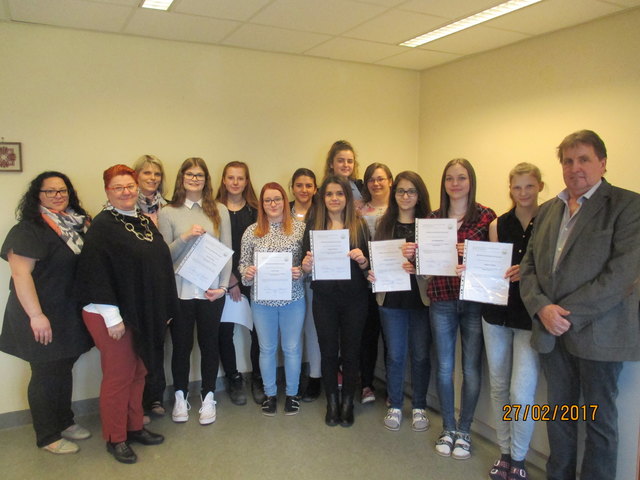 LFS Obersiebenbrunn: Zehn neue Kinderbetreuerinnen - Gänserndorf