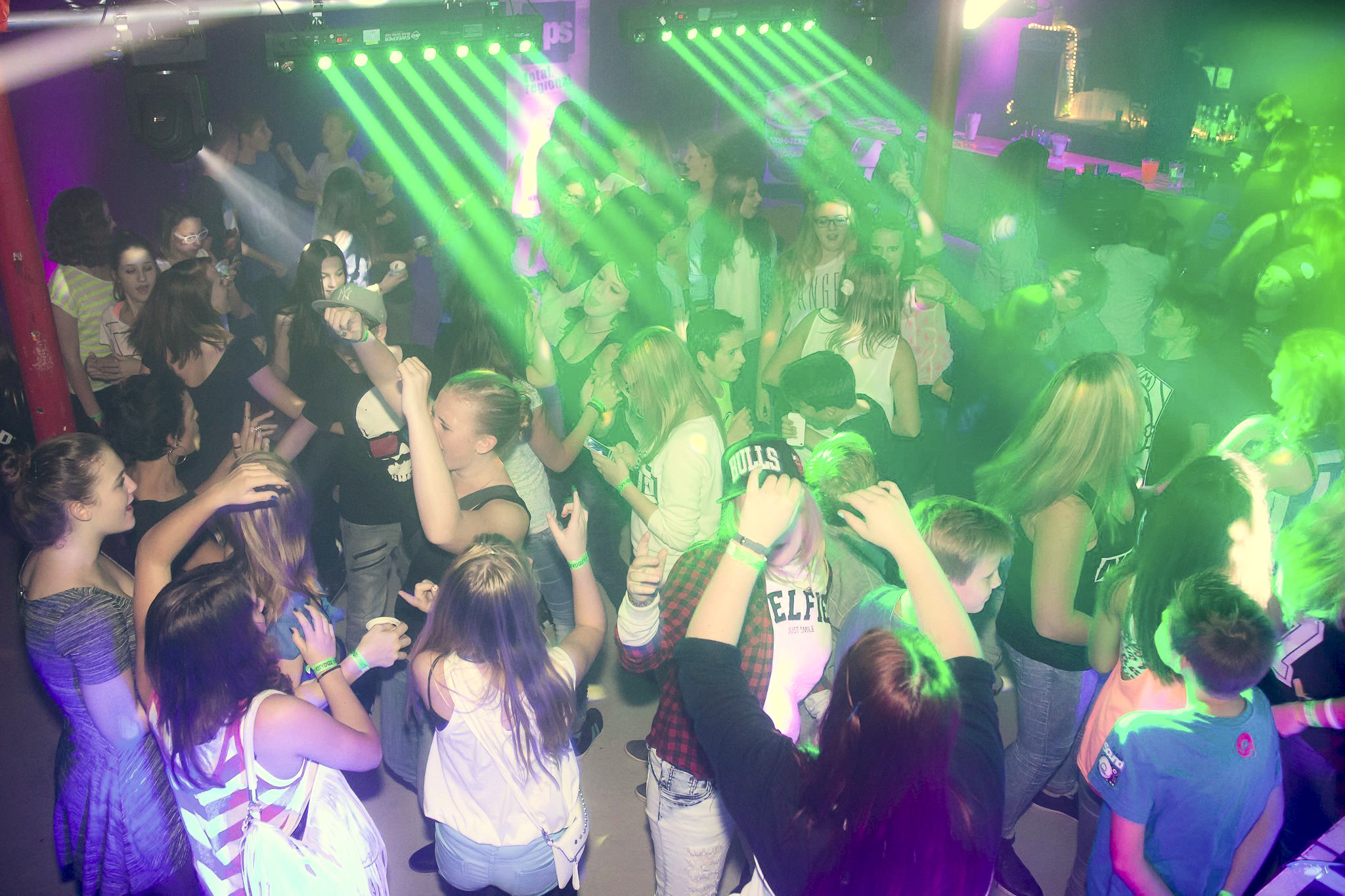 Linz-Land: Disco ohne Alkohol und Drogen - Linz-Land