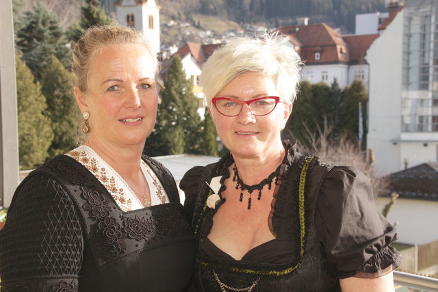 Zwanzig Jahre Verbunden sein im Leben - Schwaz