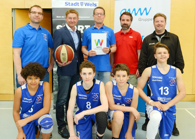 Basketball-Urgestein erhält goldenes Sportehrenzeichen - Wels & Wels Land
