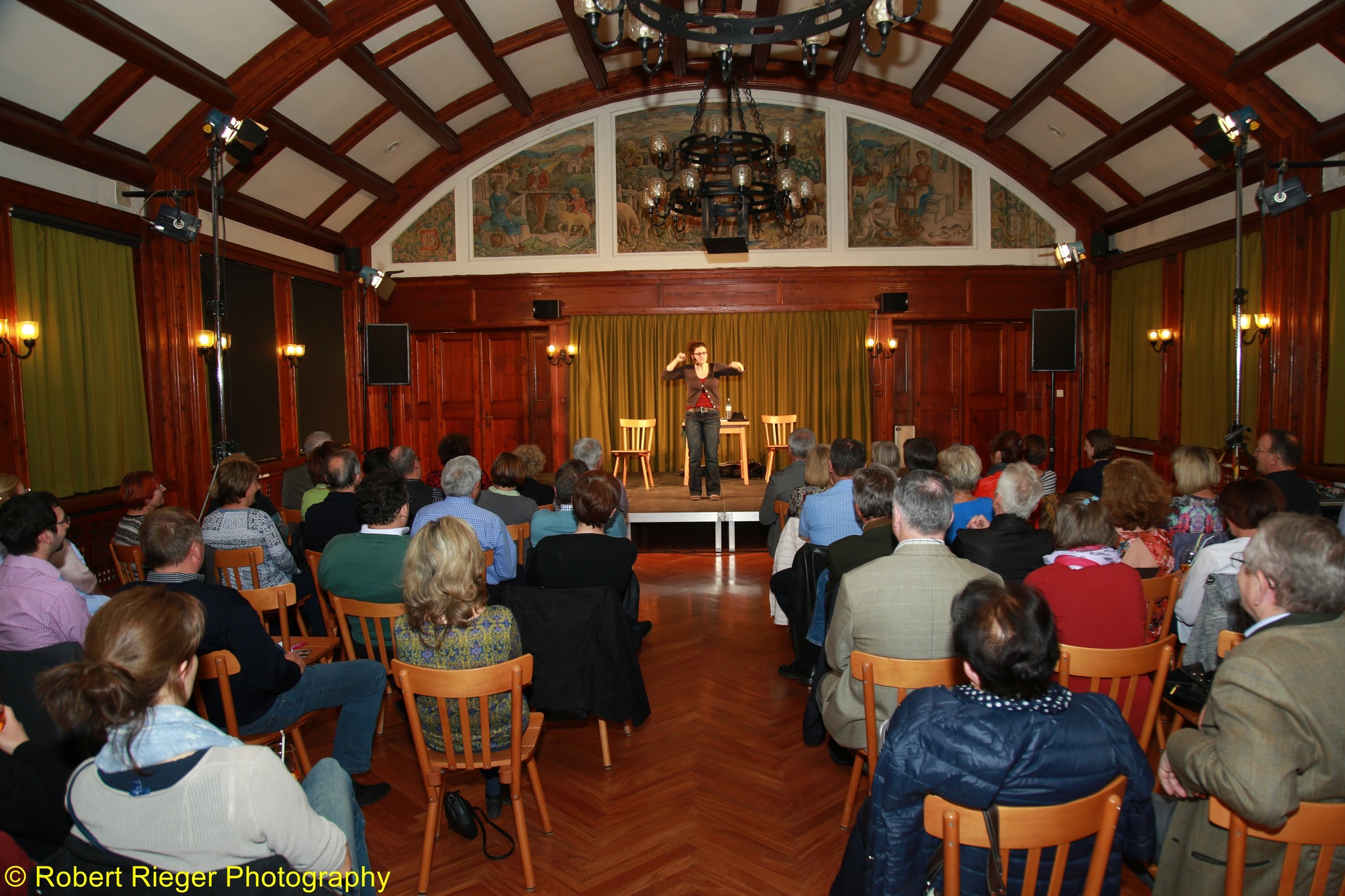 KABARETT mit GUGGI HOFBAUER im KAMMGARNSAAL MÖLLERSDORF 6.4.2017 - Baden