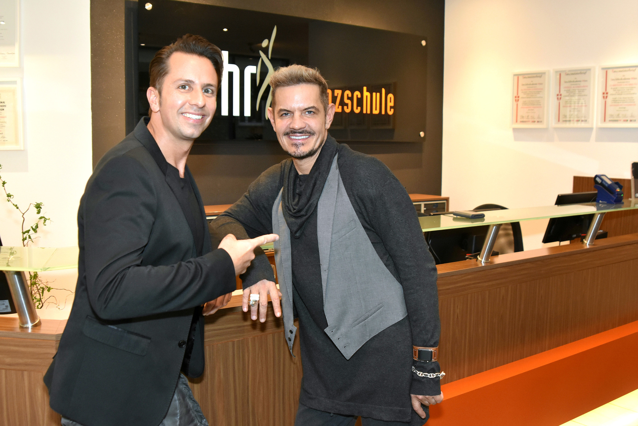 Dirk Heidemann auf Besuch in der Tanzschule Chris - Leopoldstadt