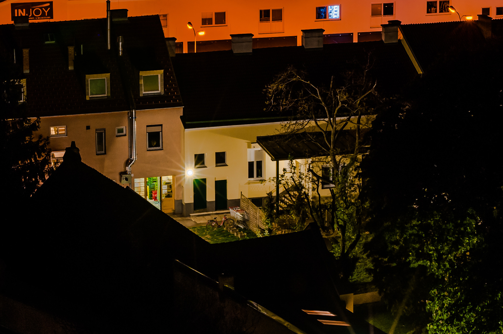 Ein Blick in den Hinterhof..... - Schwechat