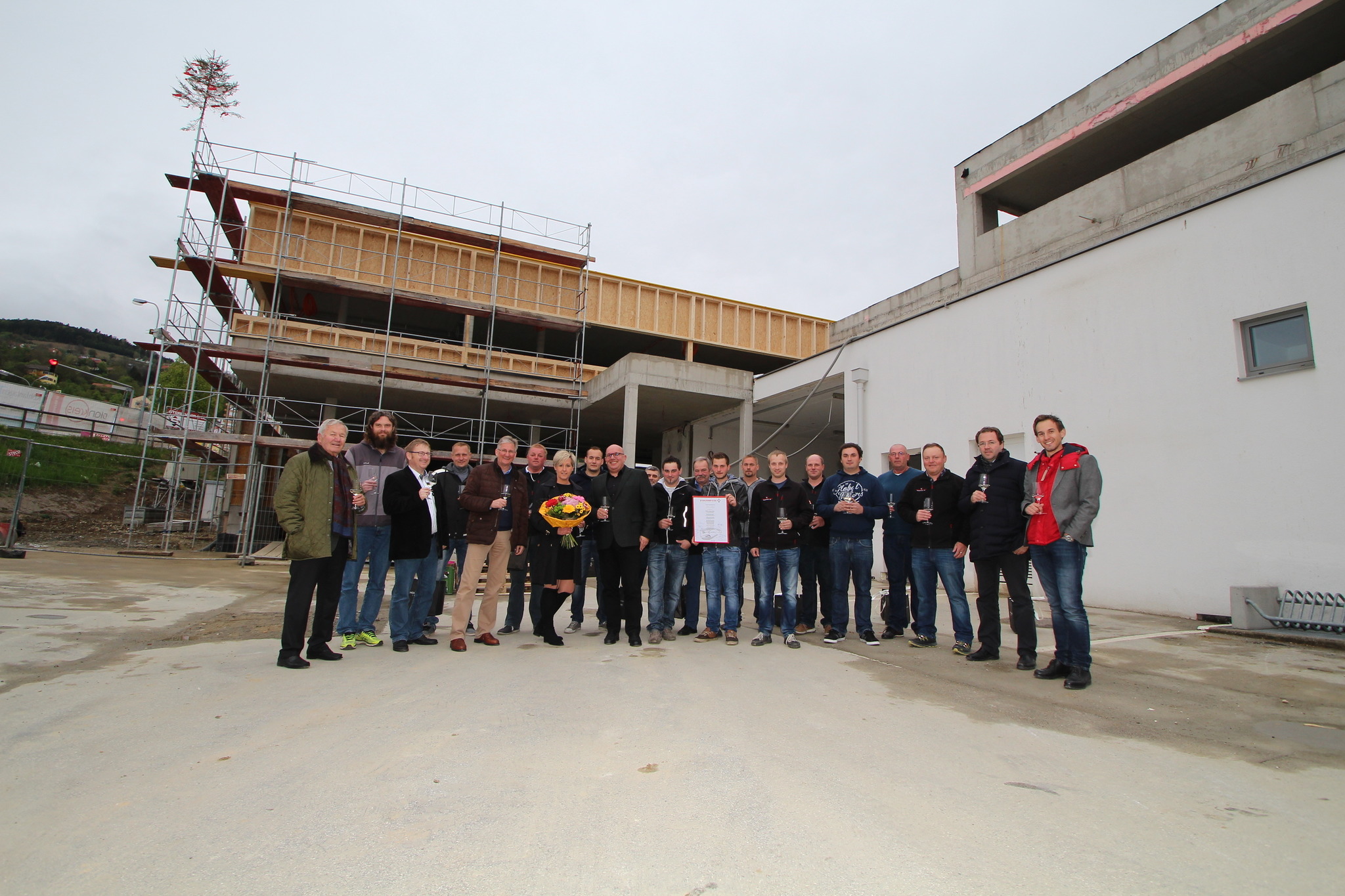 Ringana: Dachgleiche ist erreicht - Hartberg-Fürstenfeld