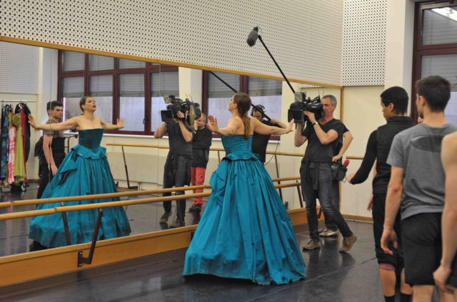 Weltpremiere: Operndiva Natalia Ushakova singt und tanzt mit ...