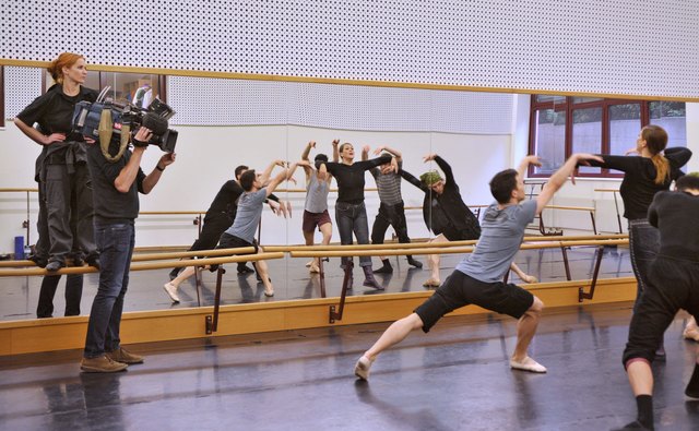 Weltpremiere: Operndiva Natalia Ushakova singt und tanzt mit ...