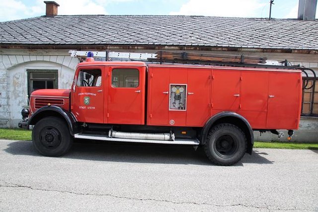 Feuerwehr-Oldtimer auf Ausfahrt - Steyr & Steyr Land
