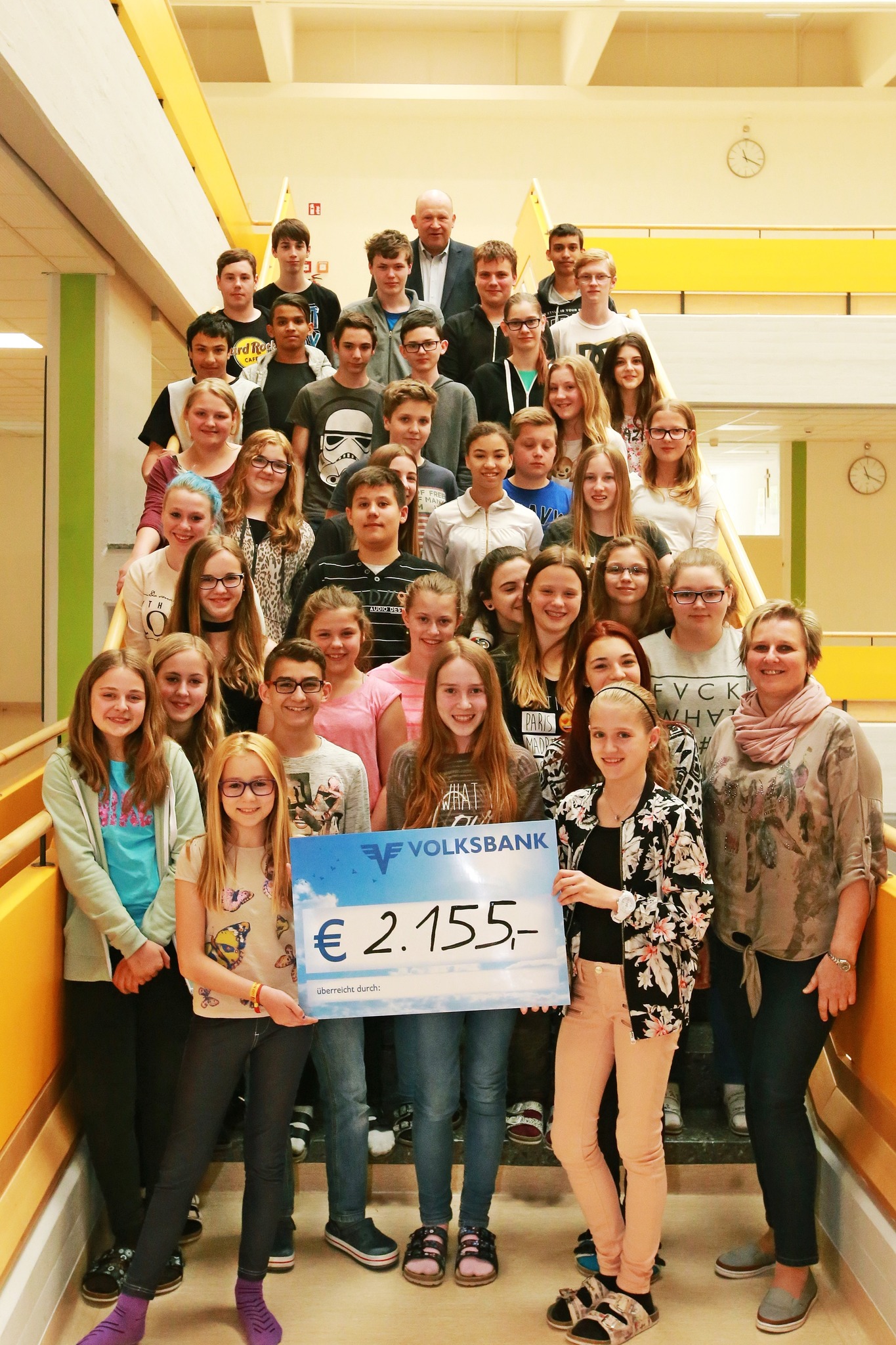 2 155 Euro Der NMS Pinkafeld F r Die Krebshilfe Oberwart 2 155 Euro Der NMS Pinkafeld F r Die Krebshilfe Oberwart