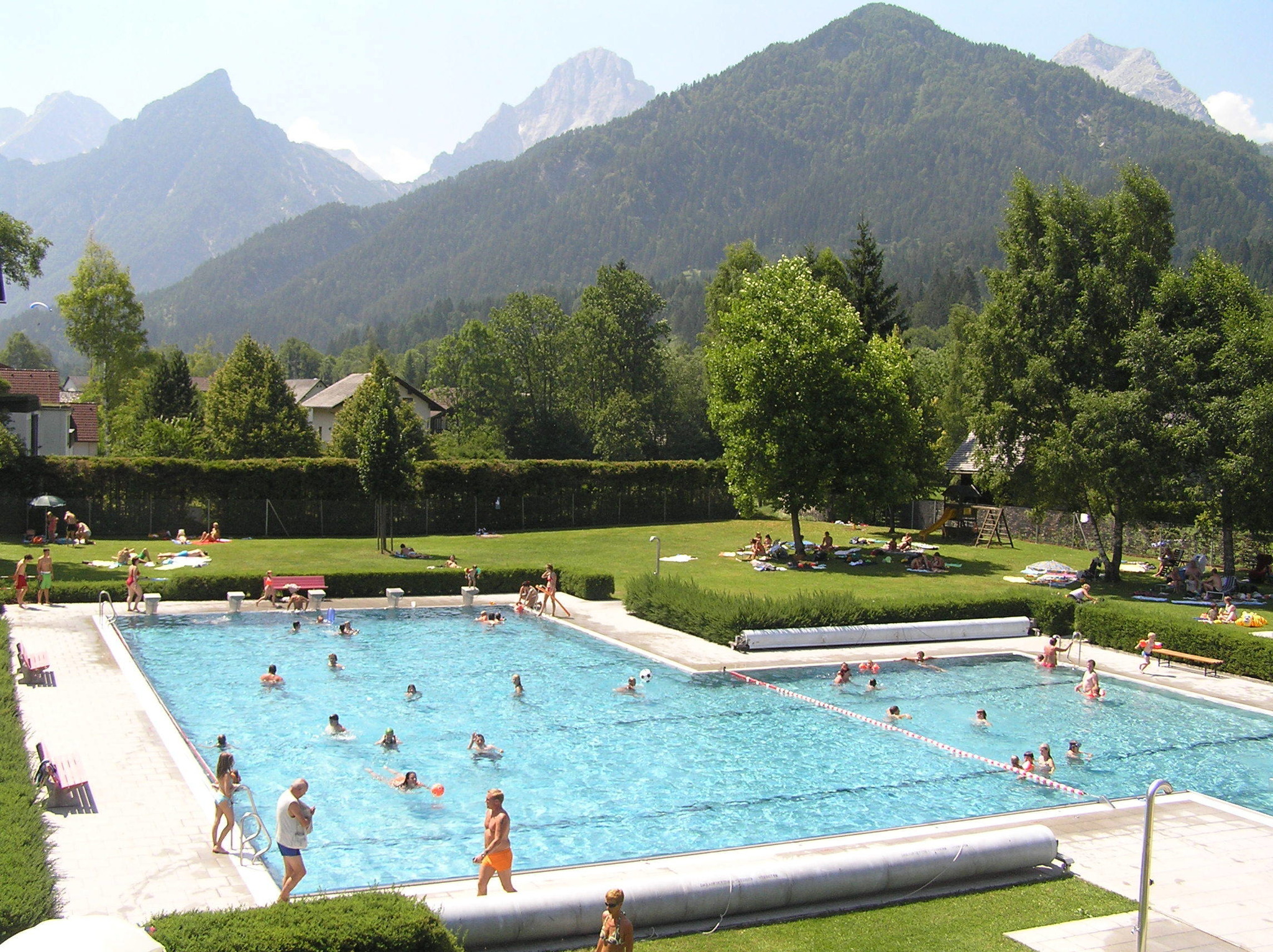 Schwimmen mit Blick auf die Stoderer Berge - Kirchdorf