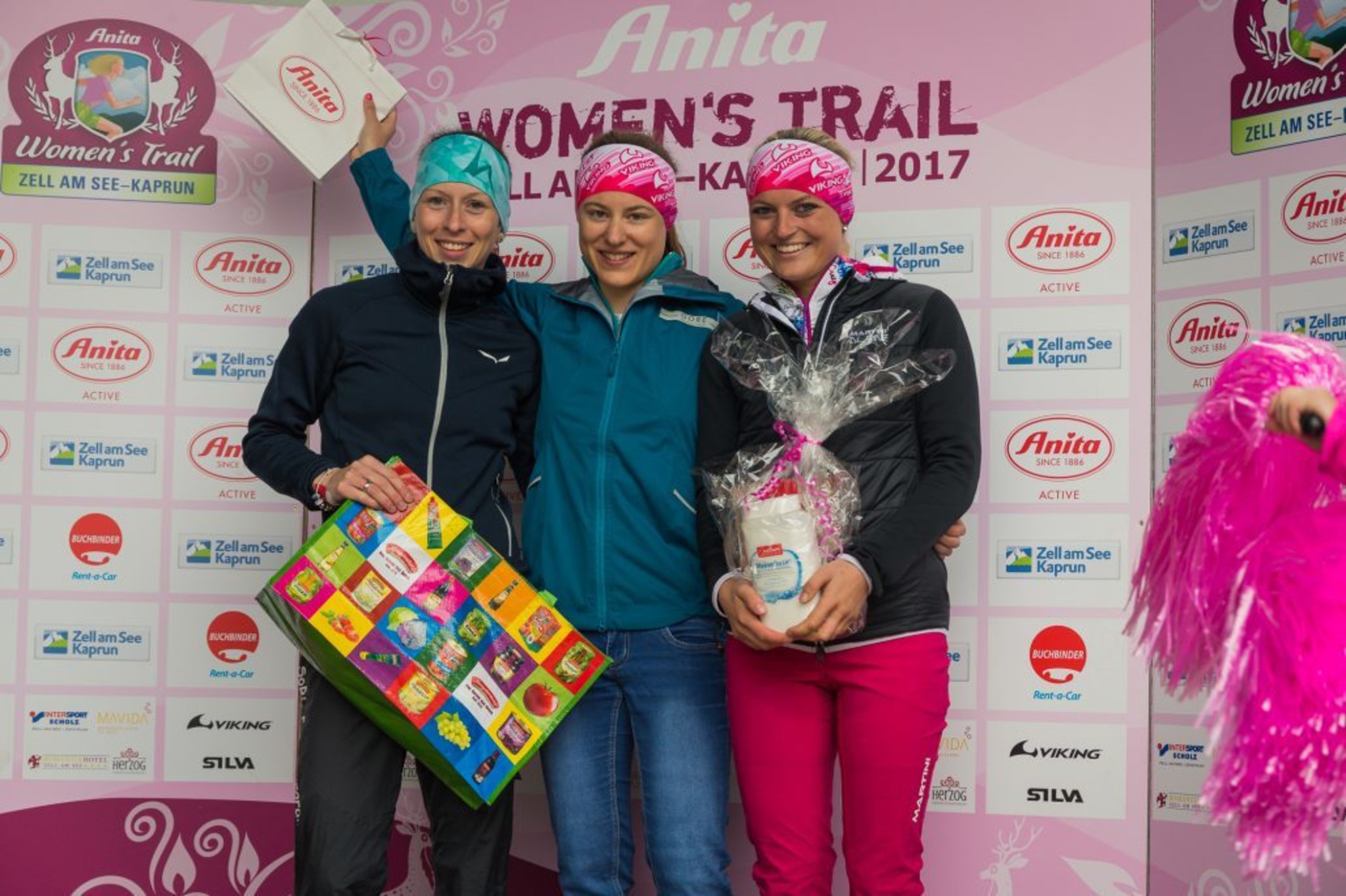 Forchthammer und Dörschlag zeigen in Zell am See auf - Pongau