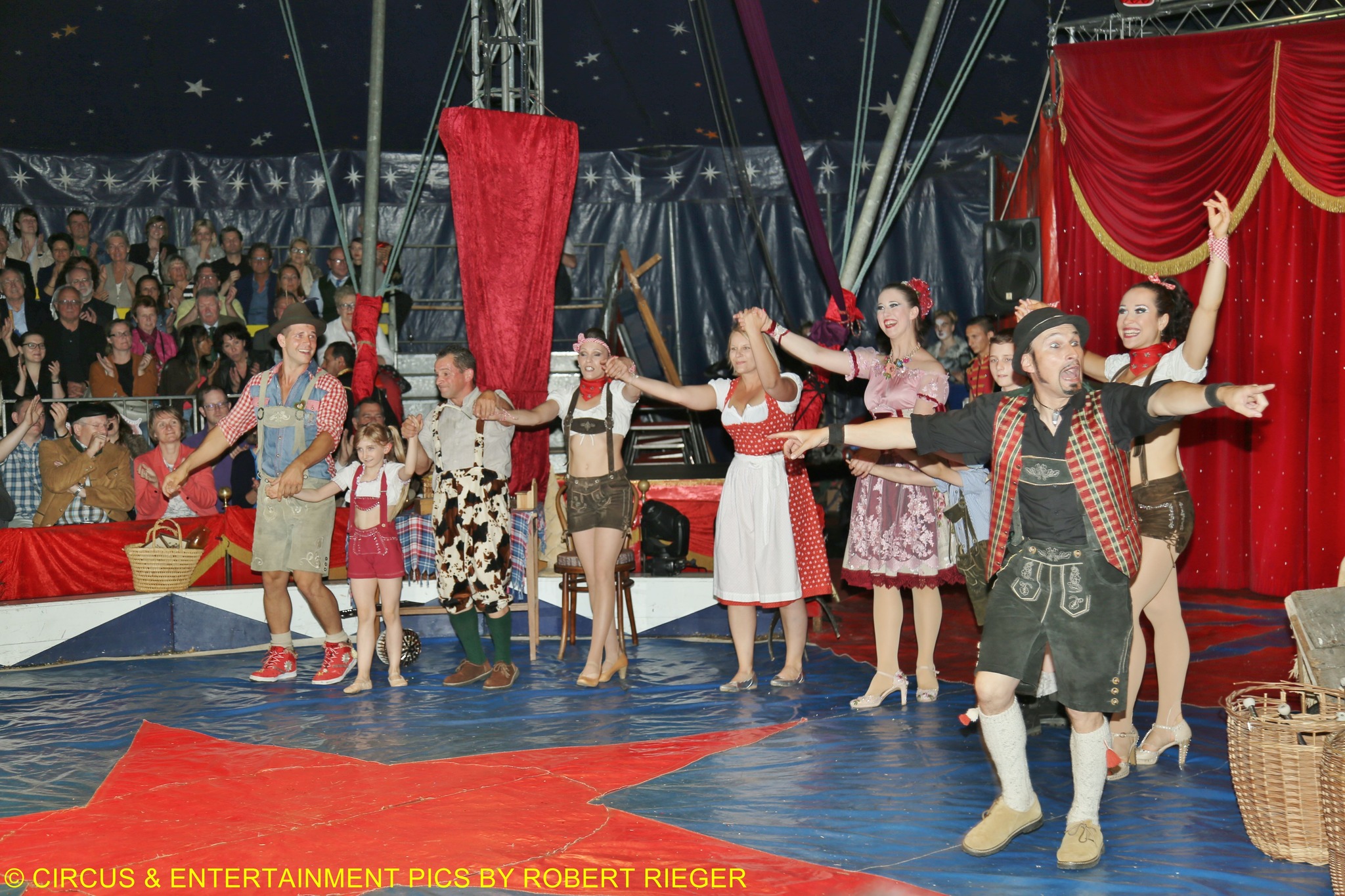 1 TEIL - 4. WIR FRAUEN CHARITY ZIRKUS mit den CIRCUS PIKARD in WR ...