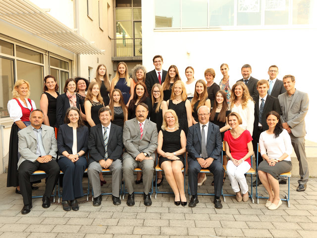 Die Abschlussklassen des BRG Enns 2017 - Enns