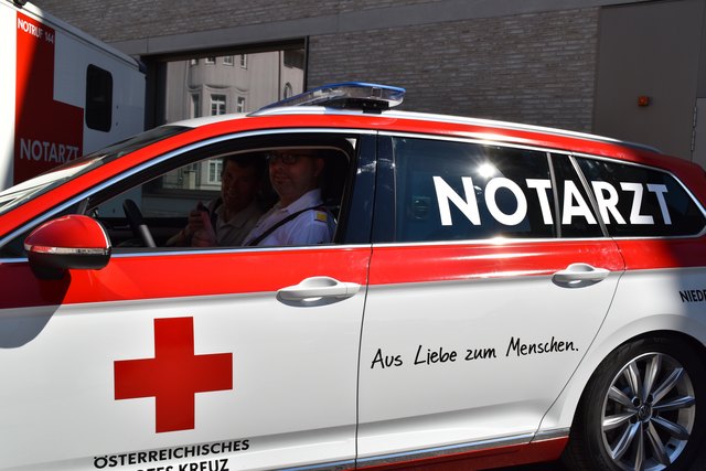 Der neue Notarztwagen ist da - Mödling