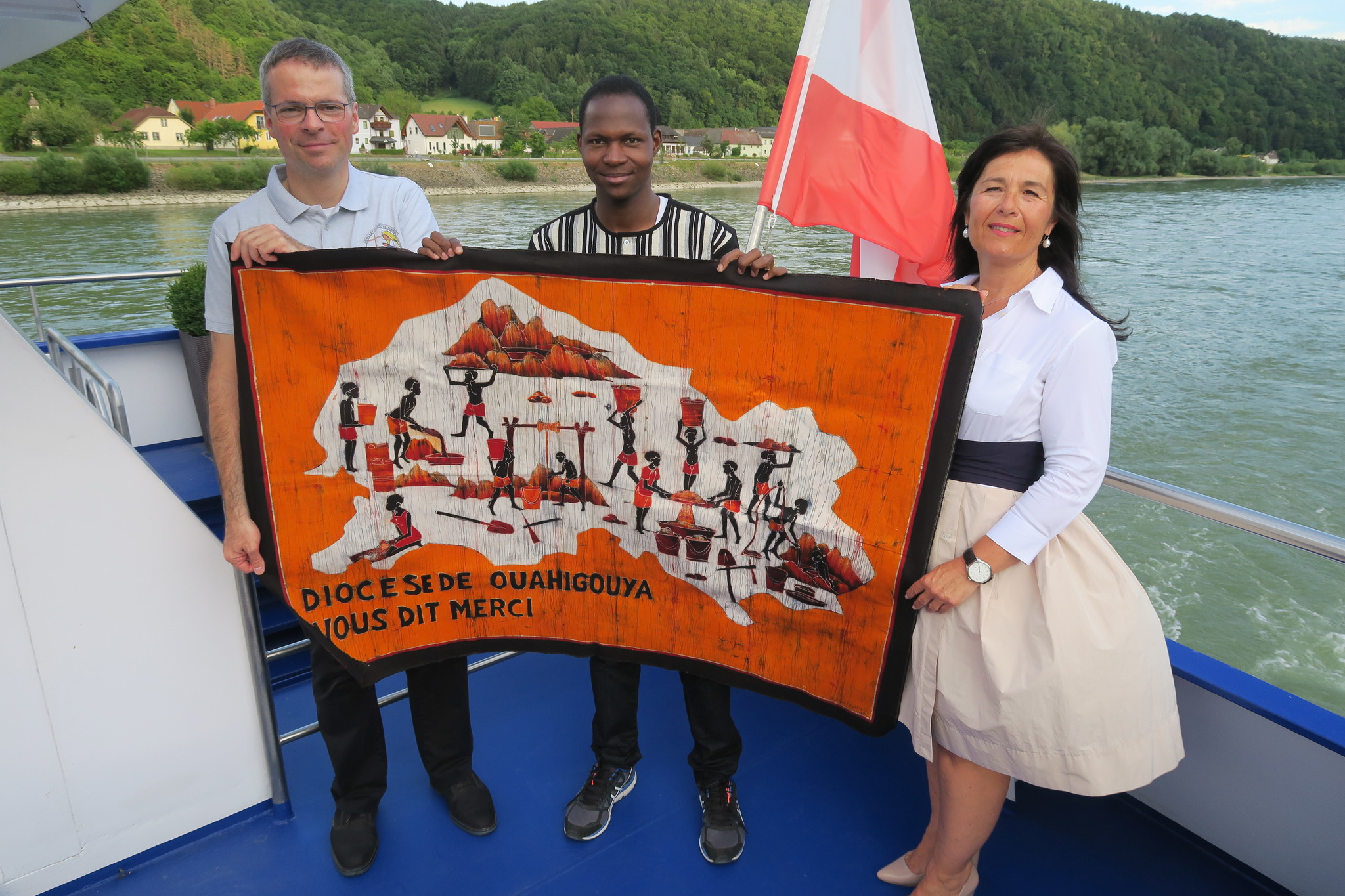 ms austria princess auf "großer Fahrt" für Afrika - Krems