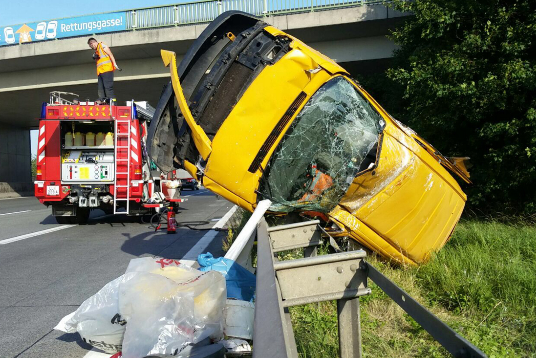 UPDATE: Spektakulärer Unfall auf der A1 bei Asten - Enns