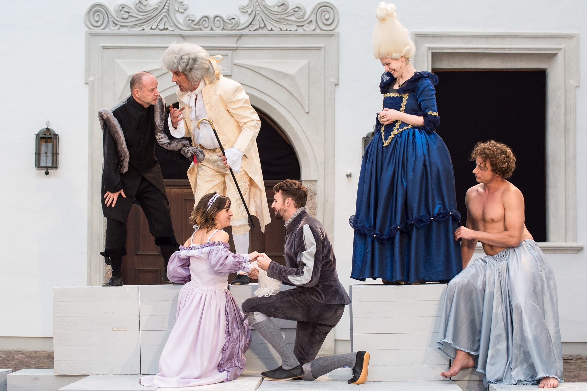 "Der tollste Tag" von Peter Turrini - Hall-Rum