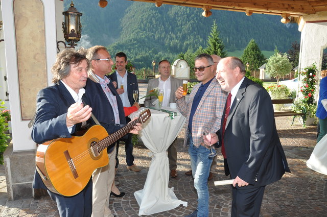 Wackere Golfer beim Turnier der Tiroler Versicherung am Lärchenhof ...