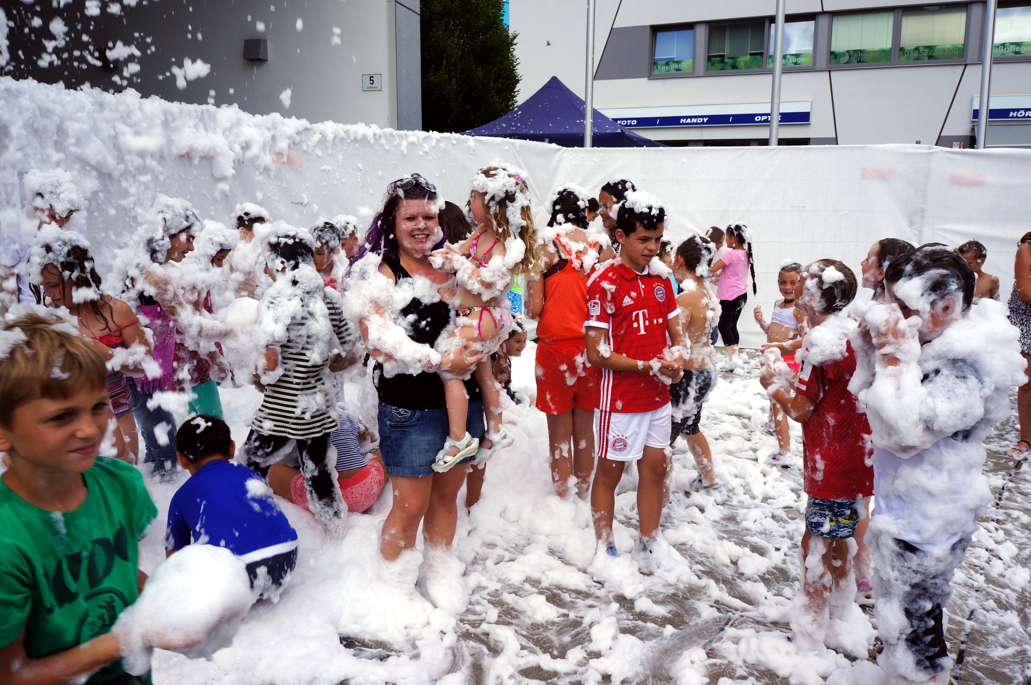 Zum Schulschluss eine Mega-Schaumparty - Mürztal