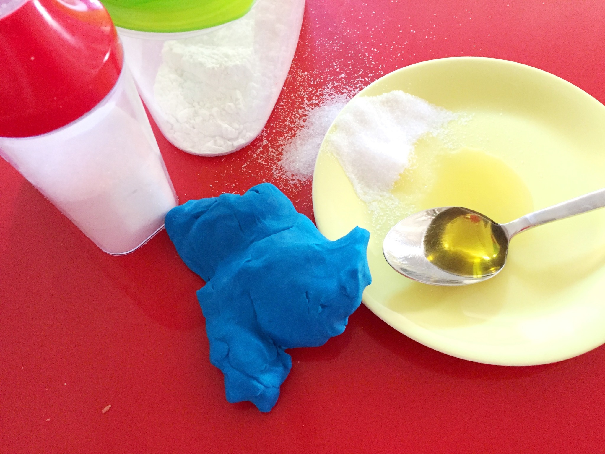 Kleine KünstlerInnen, Plastilin selbst gemacht - Salzburg-Stadt