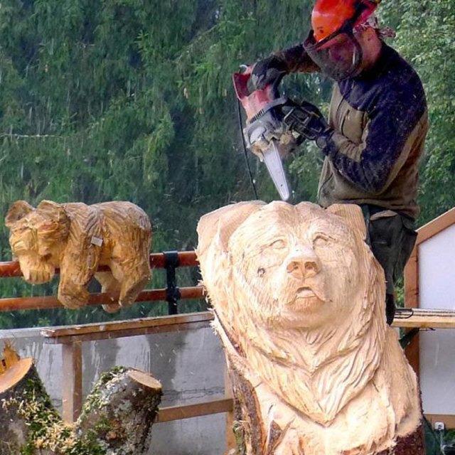 Bildhauer-Workshop „HOLZ“ miterleben - Kufstein