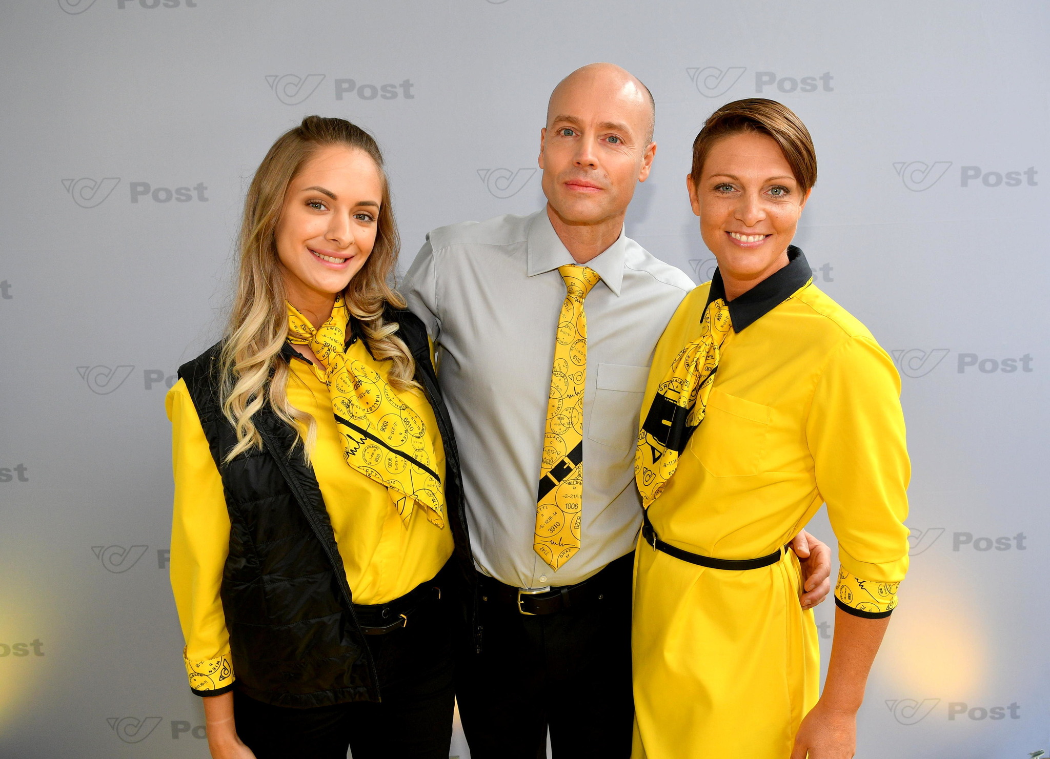 Post präsentiert neue Uniformen - Hietzing