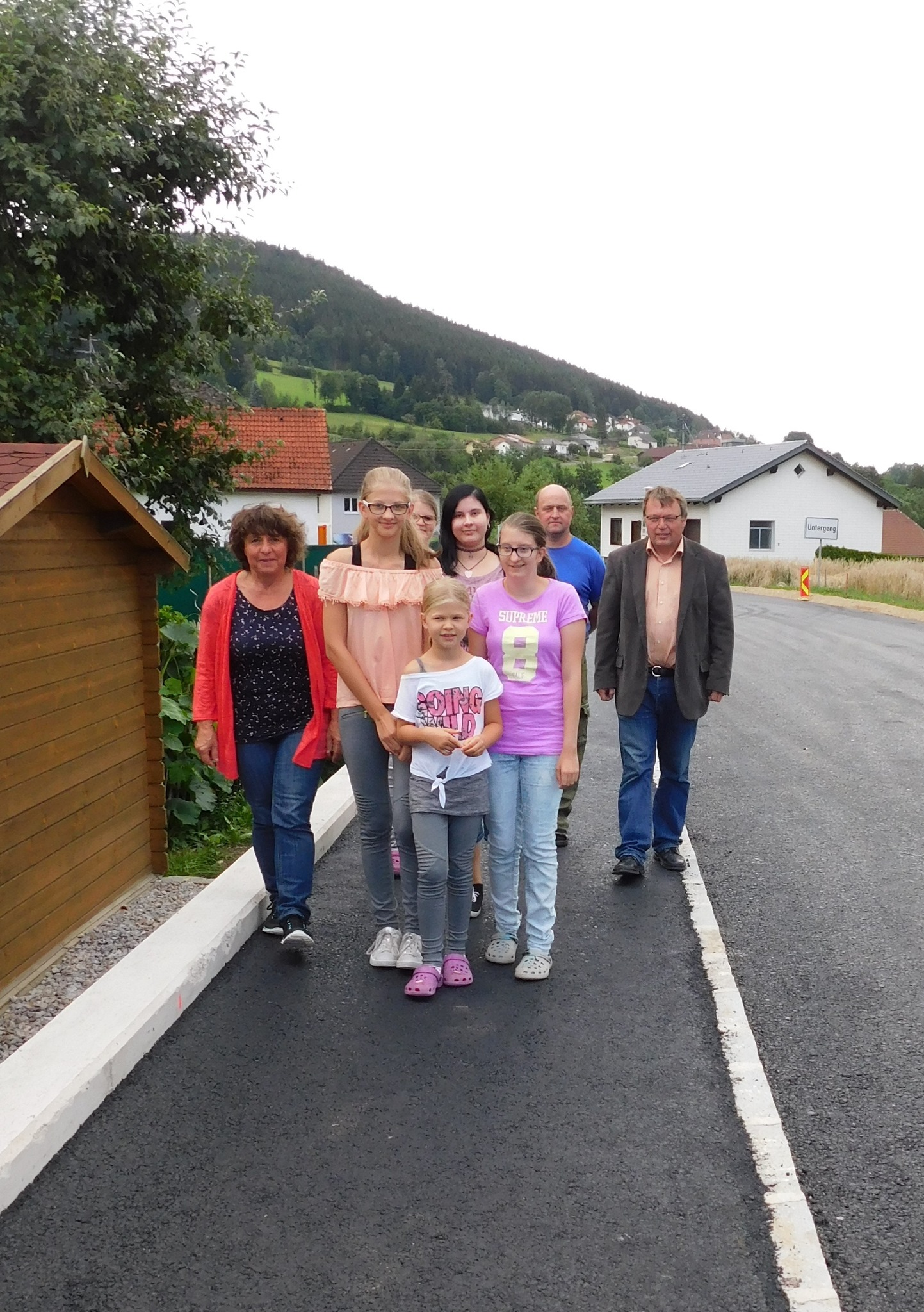 Gehsteig in Untergeng errichtet - Urfahr-Umgebung