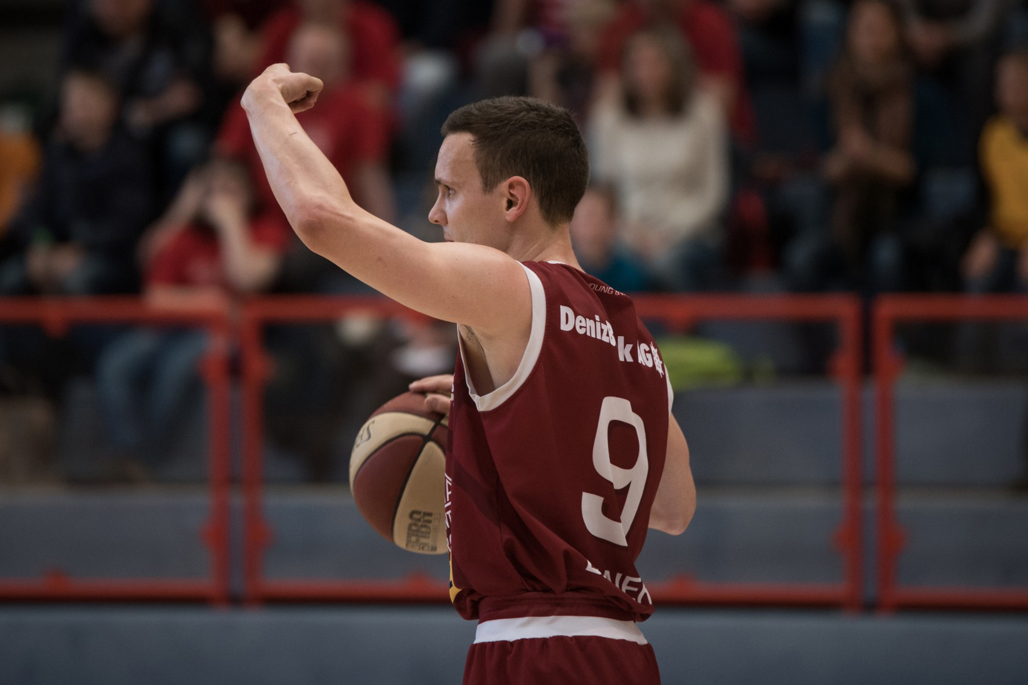 Benedikt Danek bleibt ein Löwe! - Baden