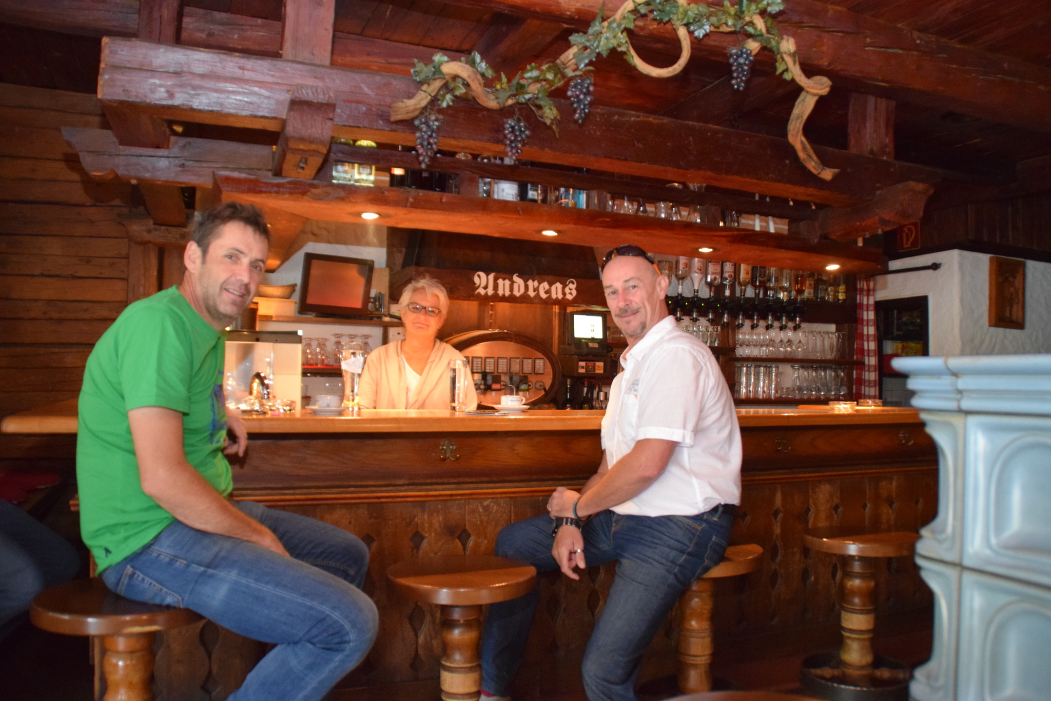 Tiroler Stube unter den Gleisen – mit Video - Innsbruck