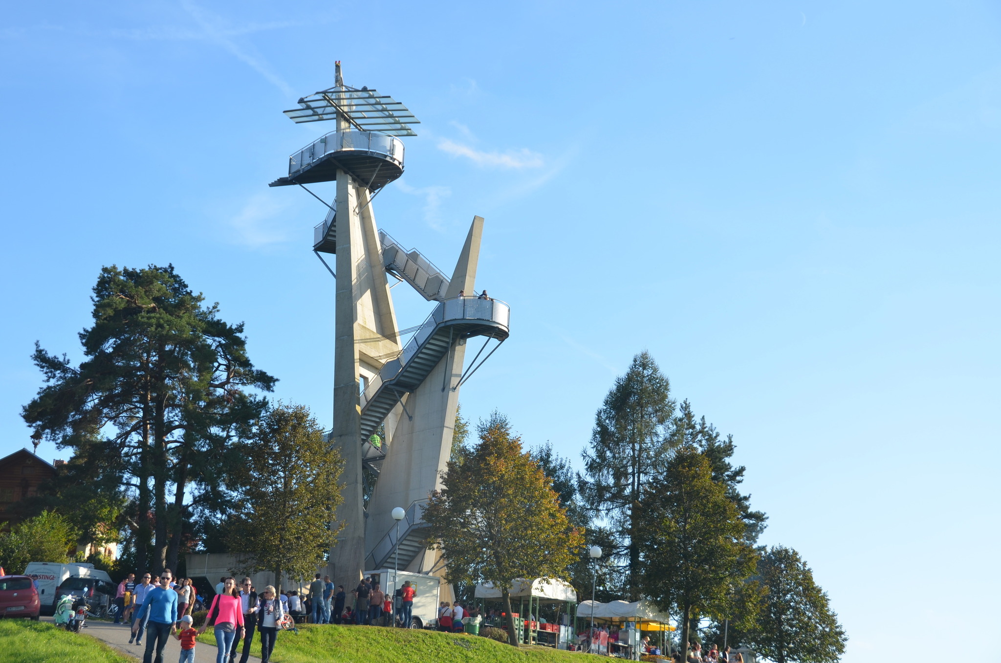 Der Aussichtsturm Kleeberg wird am 24. September wiedereröffnet - Weiz