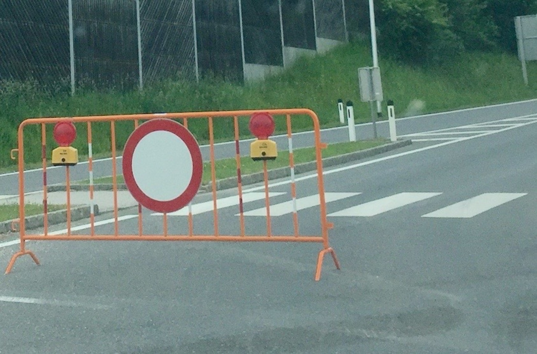 Totalsperre der B3c im Bereich Schloss Auhof - Perg