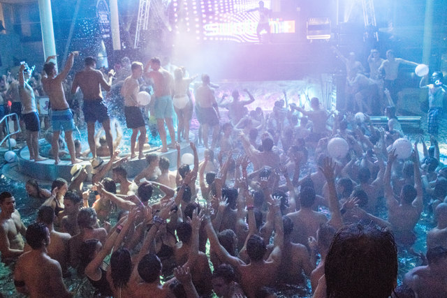 Größte Pool Party in der Aqua Nova - Wiener Neustadt