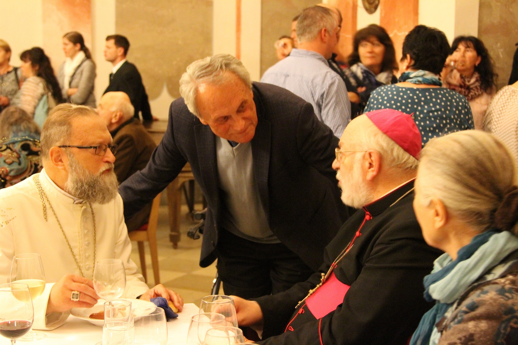 Vertreter des Papstes bei 10-Jahr-Jubiläum von Abt Michael K. Proházka ...