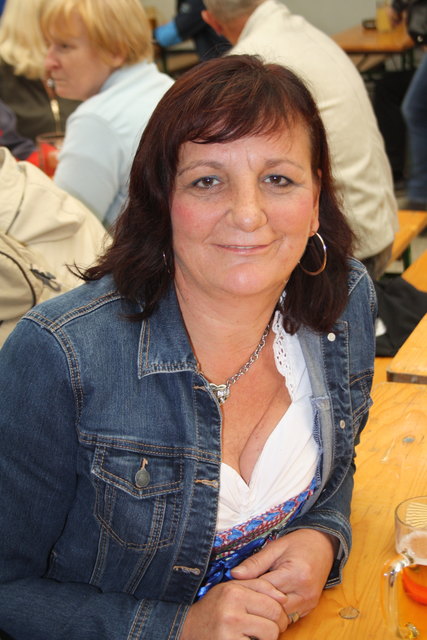 "O Zapft is" Ganz traditionell feierte Obergrafendorf am 3. Wies´nfest ...