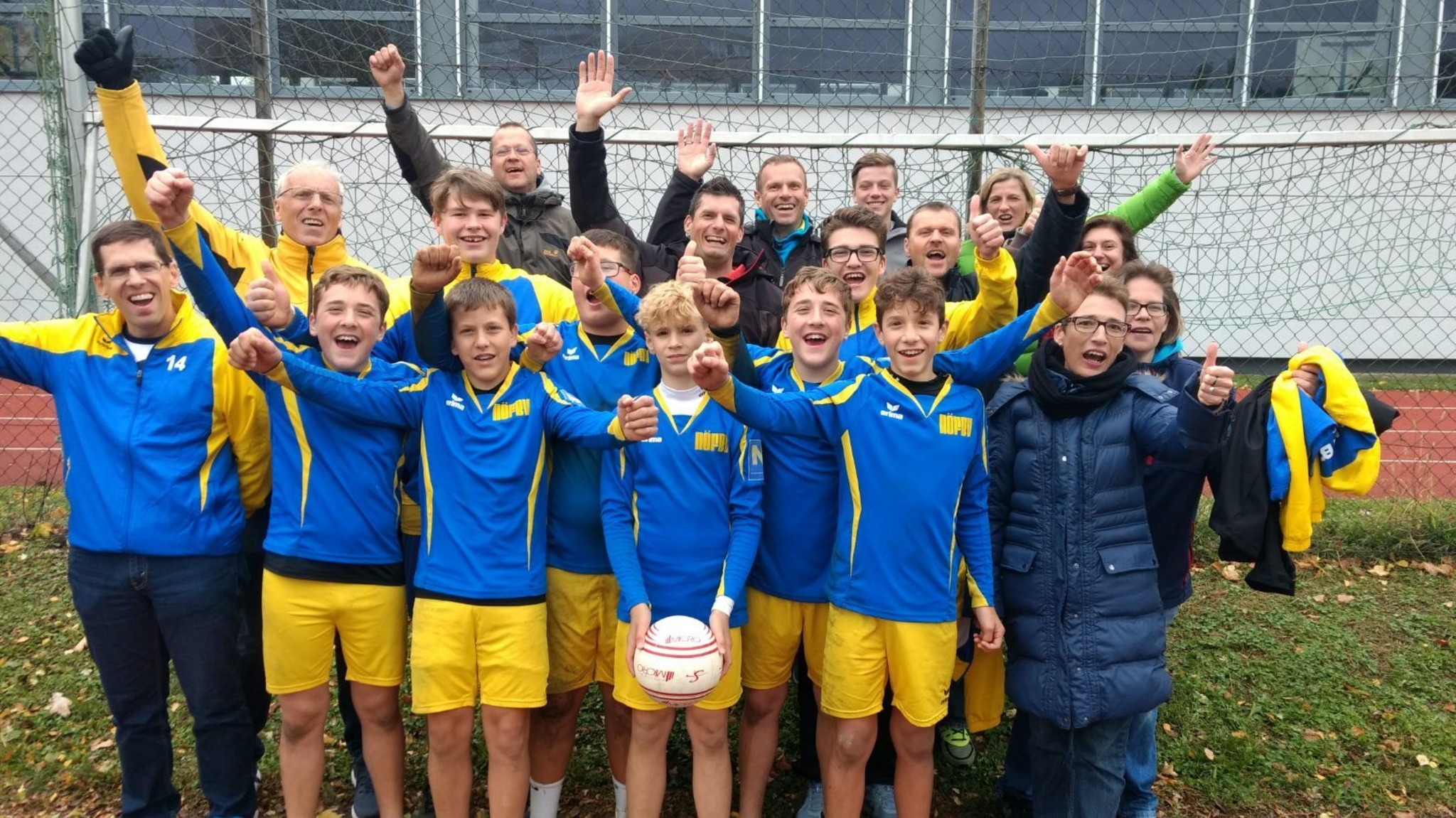 Faustball: Zwei Laaer werden mit NÖ Team 5. von 12 Mannschaften beim ...