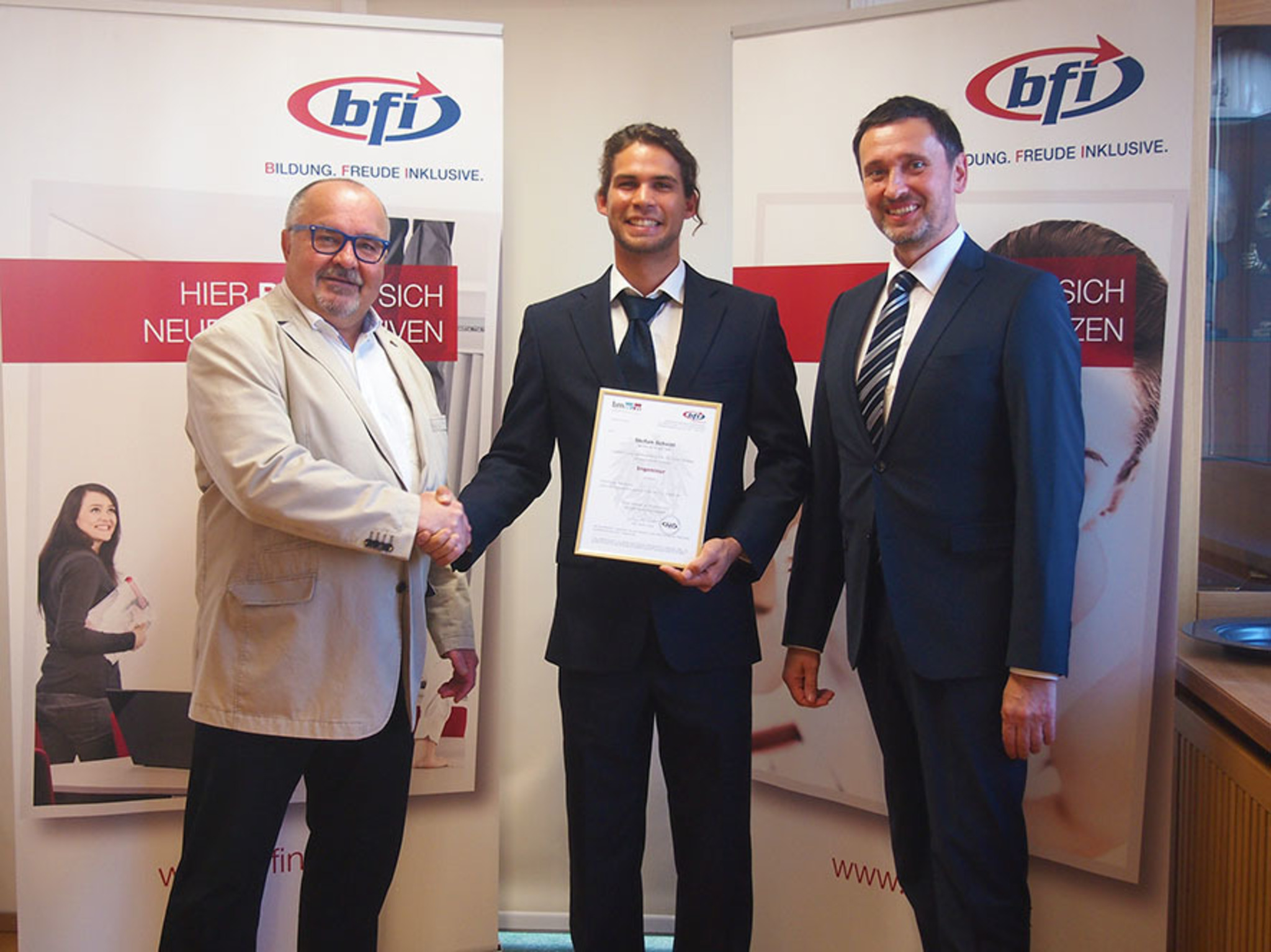 Historischer Moment am BFI NÖ: Österreichweit erste Ingenieur ...