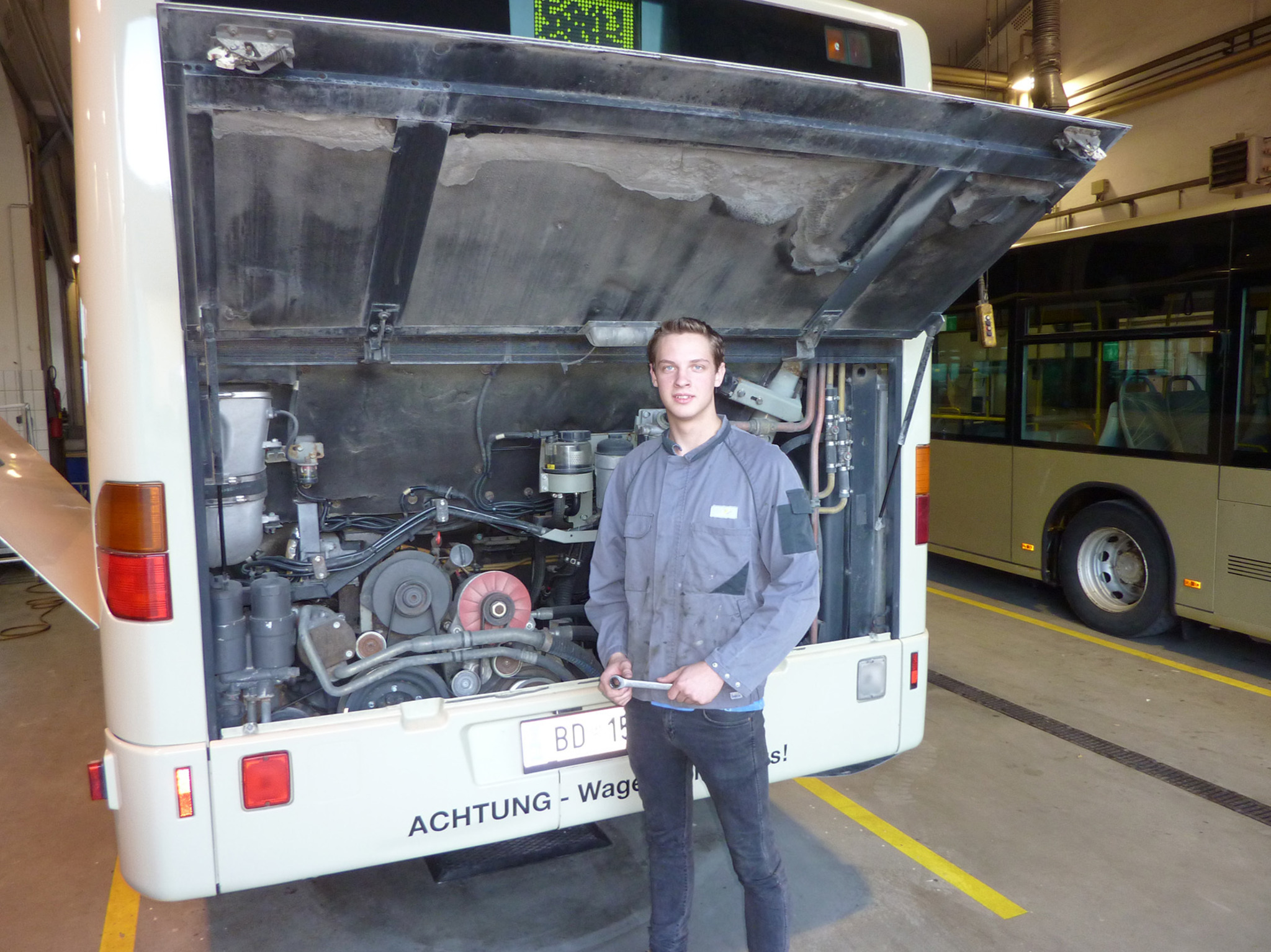 Mathias Hetz - erfolgreicher Lehrling beim ÖBB-Postbus in Zell am See ...