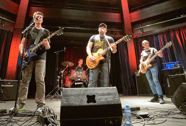 Heimische Rockformation "Journey To Io" brillierte in Salzburg - Kitzbühel